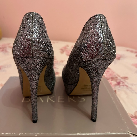 Bakers | Shoes | New Nwt Bakers Silver Pewter Platform Heels Pumps ...
